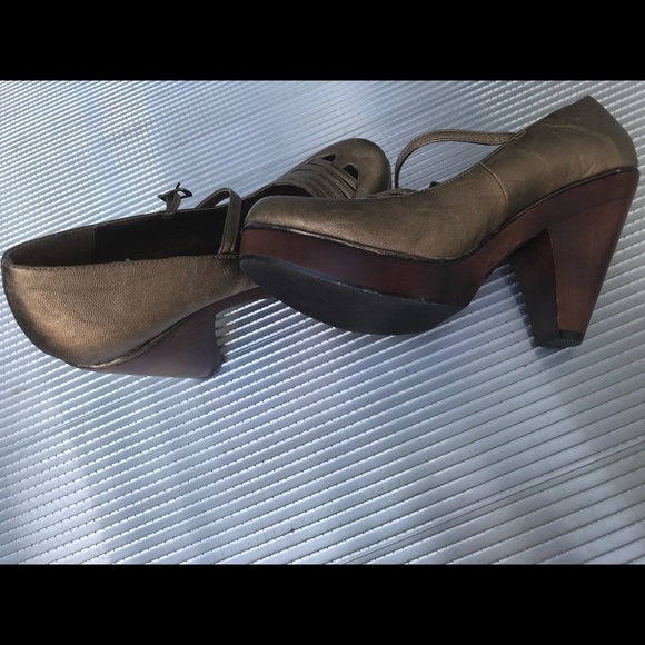 Two Lips | Shoes | Two Lips Womens Bronze Platform Shoes | Poshmark